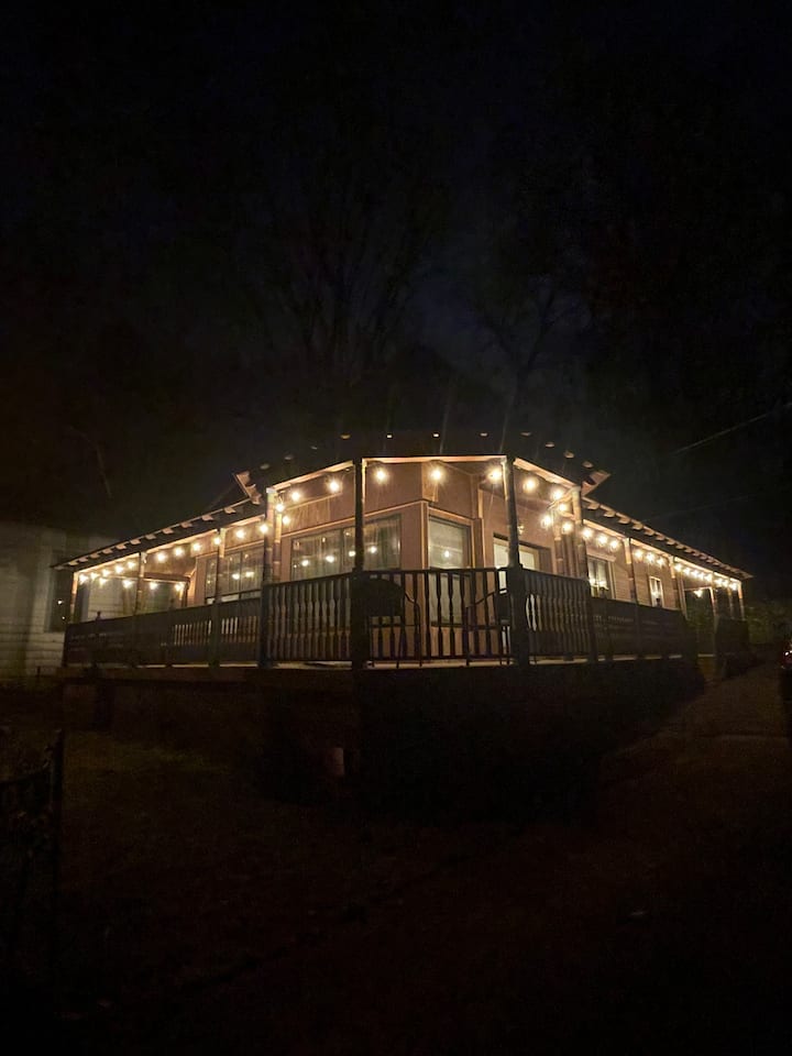 Safari Suite - Hot Springs, AR