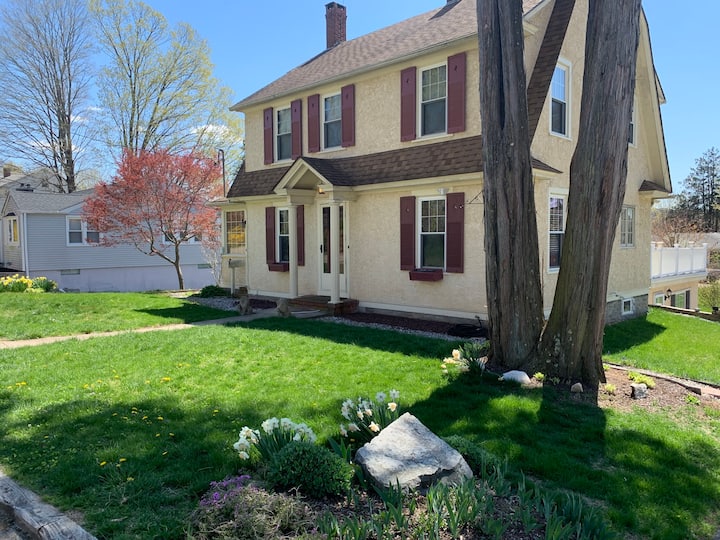 Charming Colonial-secret Gem Of A Town! - Essex, CT