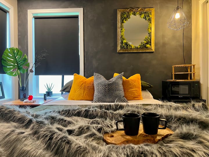 Glam Pvte Suite 1br/1ba Near Dtwn - Self Check - Olympia, WA