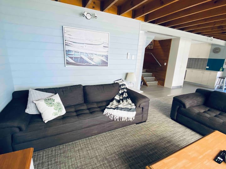 Memories Lakehouse @Dalmeny - Pet, Waterfront - Dalmeny