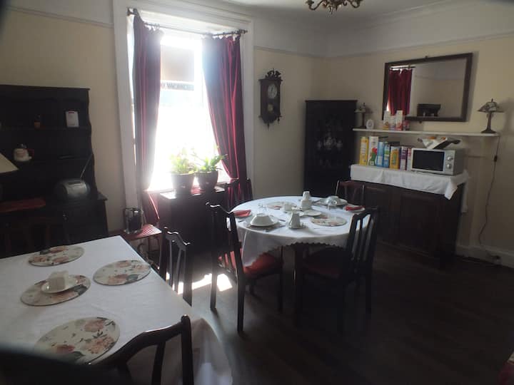 Room On The Links - Kirkcaldy