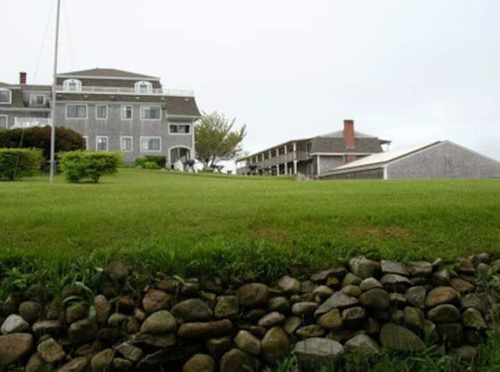 Block Island Neptune House Unit 003 - Block Island, RI