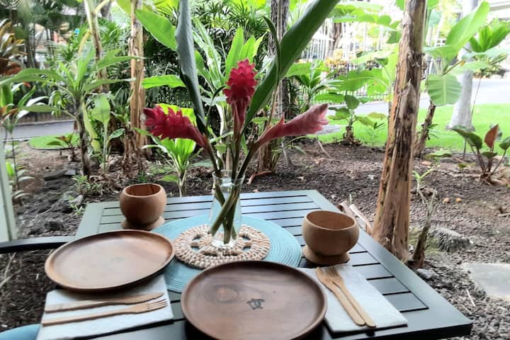 Across From Beach, Downtown Kona Studio - Peaceful - Kailua-Kona, HI