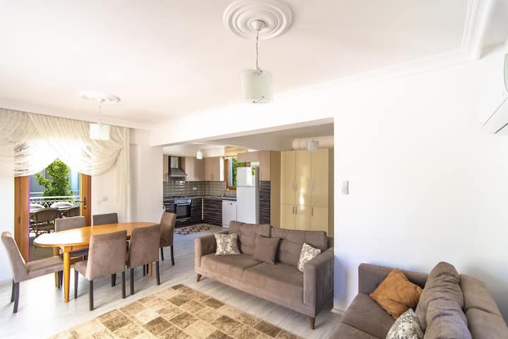 Vi̇lla Mi̇a (B) Ortak Havuzlu  Villa - Çalış Beach