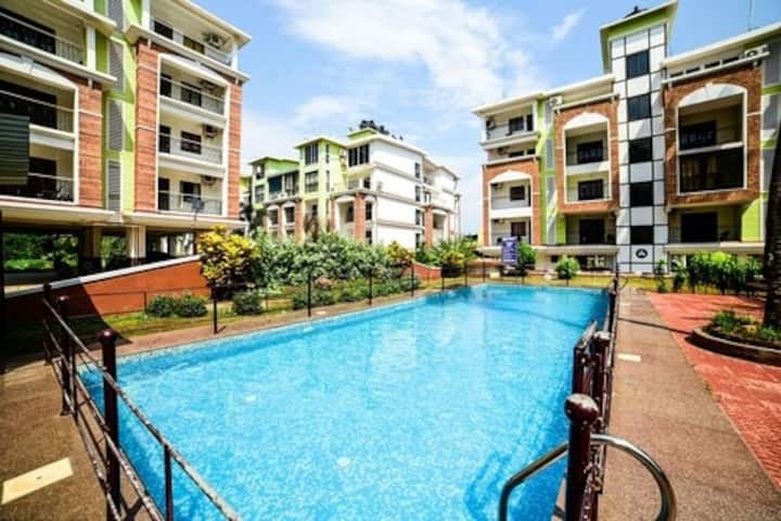 "Beautiful 2bhk ~1 Bath~lift~pool-candolim Beach - Goa