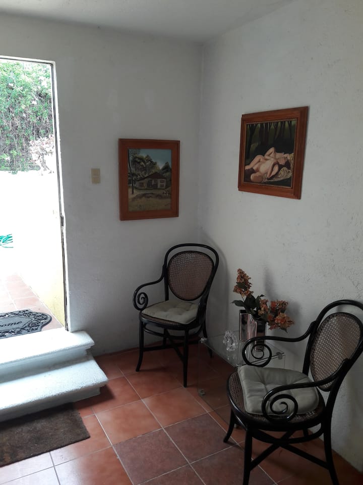 El Hogar Del Amate Blanco Con Alberca Y Jardín. - Cuernavaca