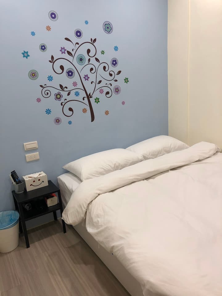 天藍205 『月租型需簽約•6坪 』租金含第四台Wifi水費垃圾清運 電1°6元 - 中和區