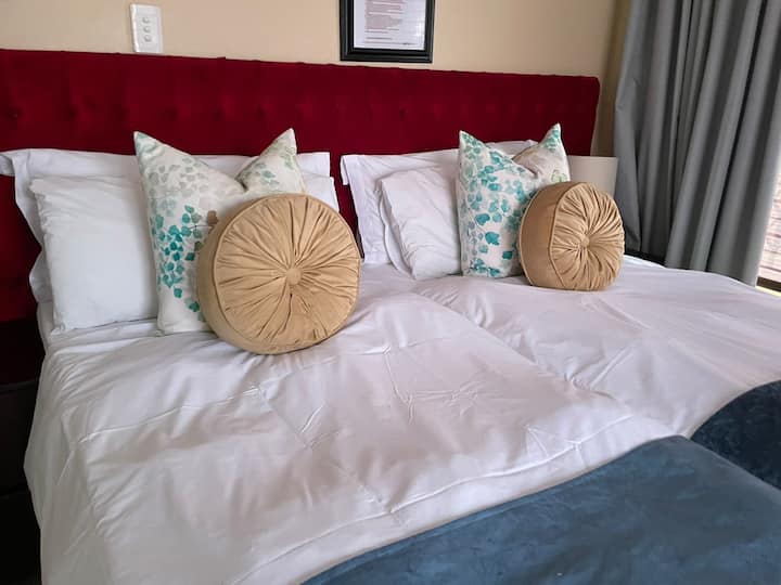 Umusa Guest House(2 Single Beds) - Inanda