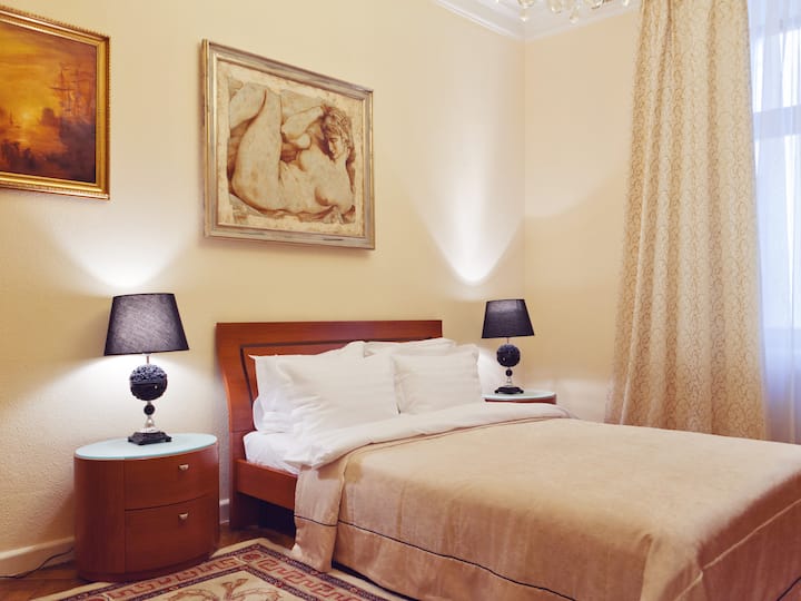 3 Bedrooms Apartm In Khreschatyk 8b, Maidan Center - Ucraina