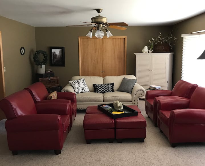 Verna's Villa - Main Level - Grand Island, NE