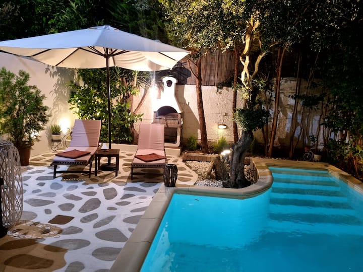 Apt With Private Heated Pool, 150 M From Metro - Grecia