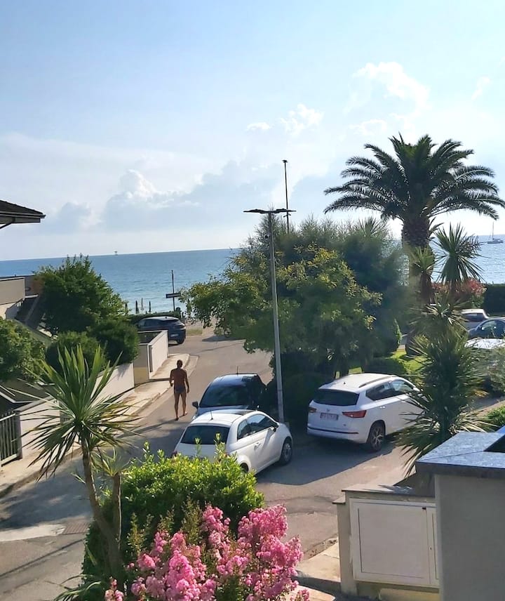 Intera Mansarda A Due Passi Dal Mare. - Fermo