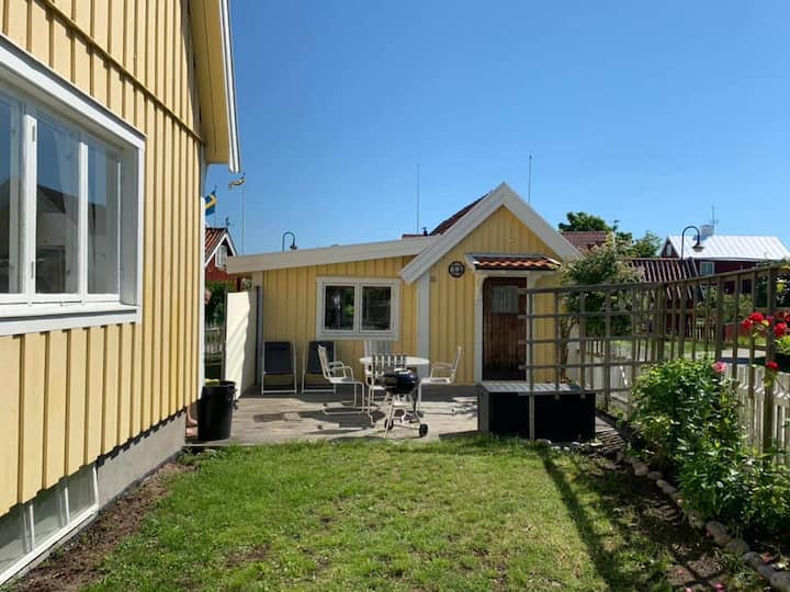Mysig Stuga I Sandhamns By - Sandhamn