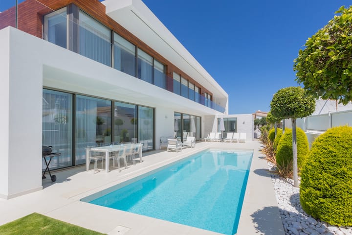 Stunning Villa In Albufeira - Albufeira