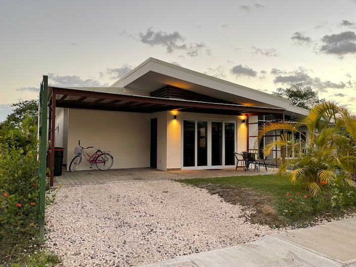 Perfecto Para Disfrutar Con Familiares Y Amigos - Playa Herradura