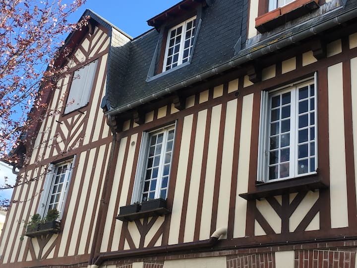 Bel Appartement Dans Le Centre-ville De Cabourg. - Cabourg