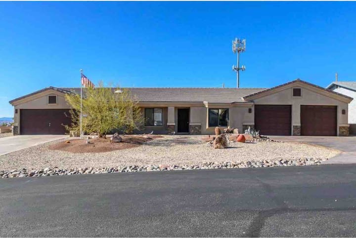Lake Havasu Lake House - Lake Havasu City, AZ