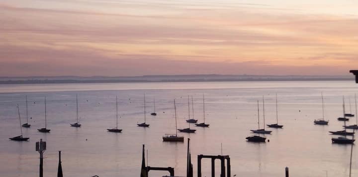 Designer House On Seafront With Roof Terrace - Isle of Wight