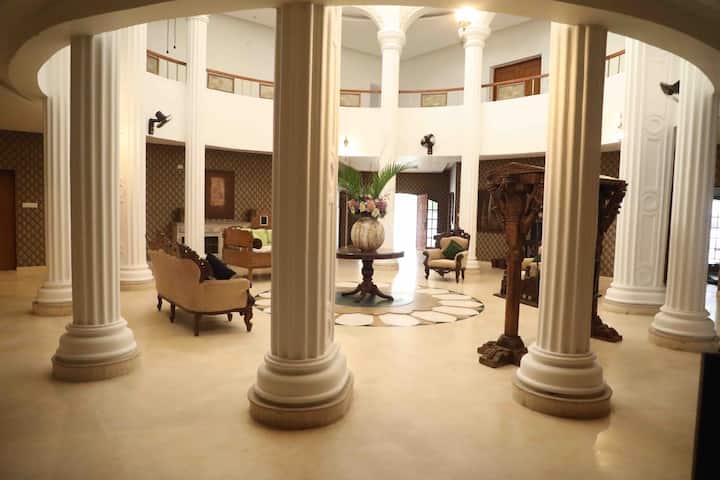 Bougainvillea Palace - Ćennaj