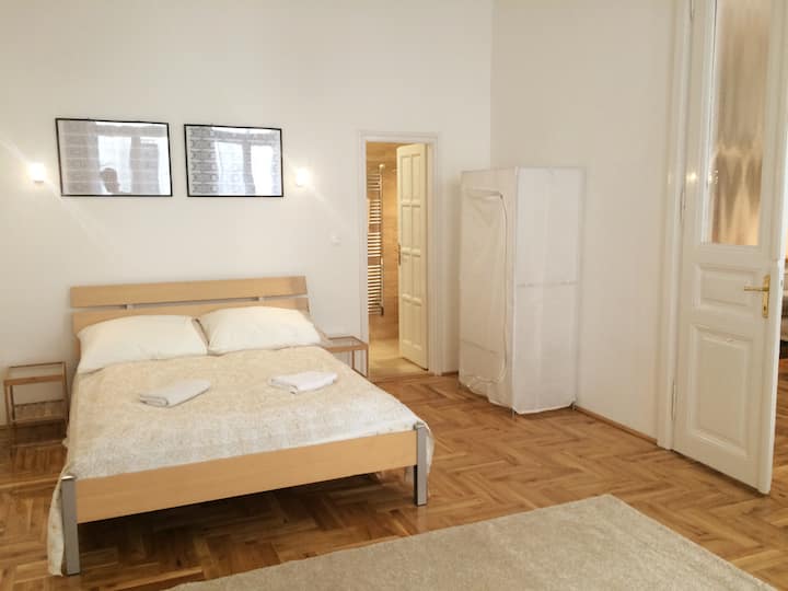 Váci Utca Cozy Apartment, Middle Of Downtown - Boedapest