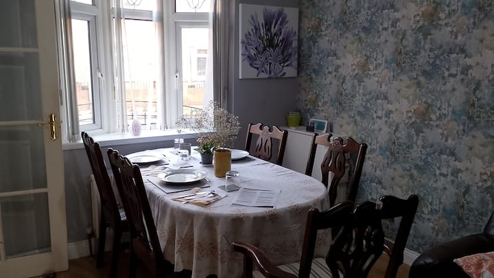 Mountain Double Room In Cosy House - Room 2 - Belfast
