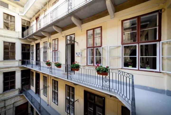 Pic Downtown Apartment,2 Flats Next To Each Other - Hongrie