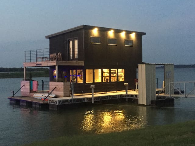 14 Best Houseboats For Rent In Texas, USA - Updated 2023 | Trip101
