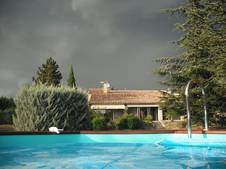 Le Confort Au Milieu Des Bois - Banon
