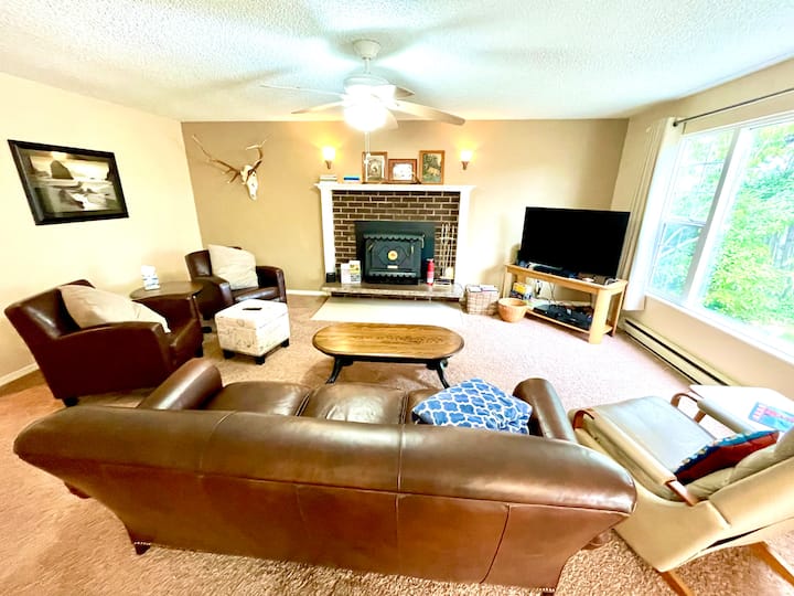 Cozy Beach House Near The Bay! - Seaside, OR