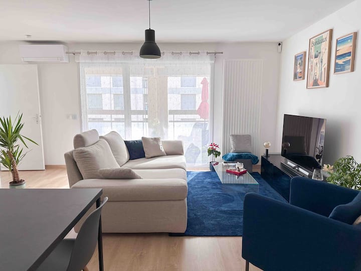 T2 Moderne Climatisé Proche Gare & Tram — Parking - Bordeaux