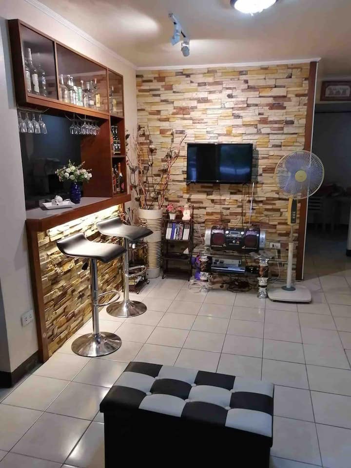 Cozy Bungalow W/en-suite Room. Free Wifi &Netflix - Cabuyao
