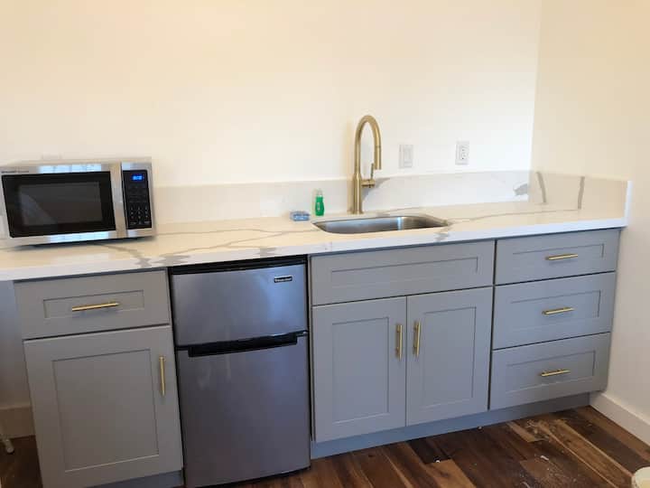 Entire Apt - Queen Bd, 1 Ba, Sofabed, Kitchenette - Los Angeles, CA