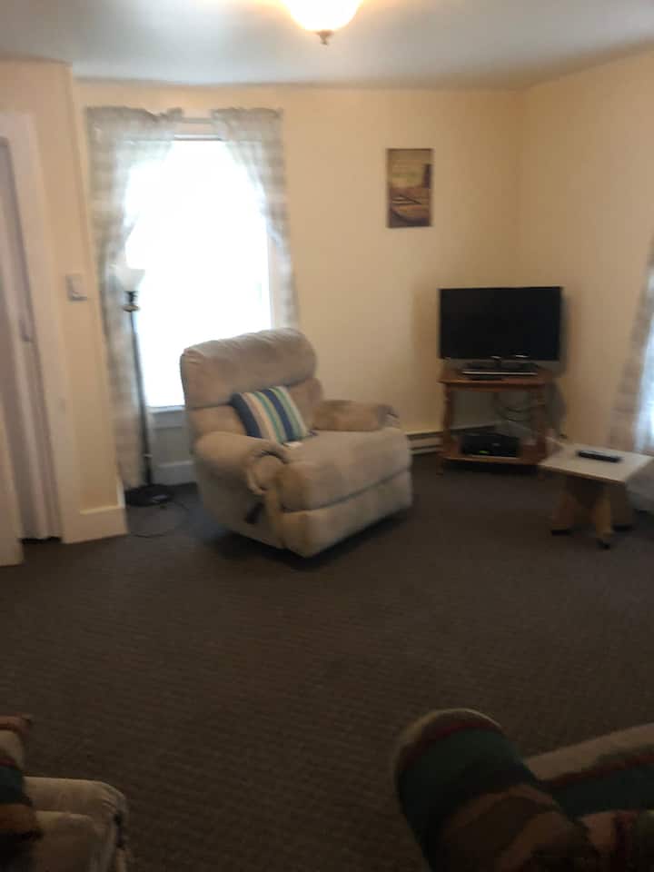 Spacious One Bedroom Efficiency(unit 5) - Schroon Lake, NY
