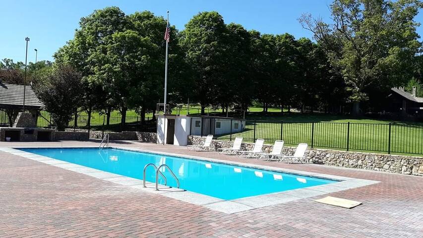 Spring Lake Ranch Lodge - Chalets for Rent in Potosi, Missouri, United ...