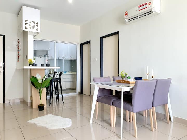 Ara Damansara | Pacific Place 3 Min To Lrt [5 Pax] - Petaling Jaya