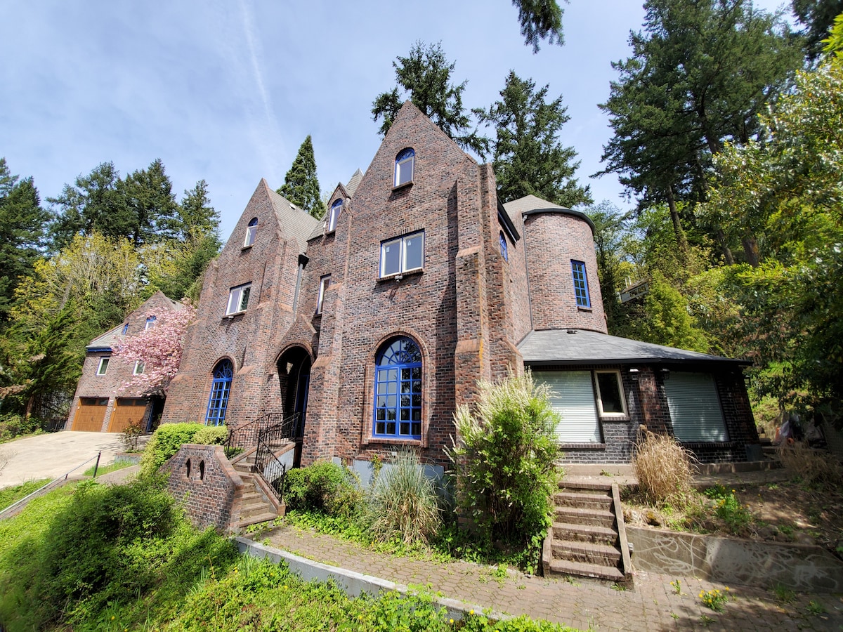 Castle Estate in SW Portland minutes from Downtown - Houses for Rent in ...