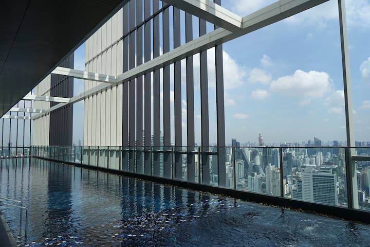 Rooftop Pool Gym Luxury Cozy Condo  Btsphromphong - Bangkok