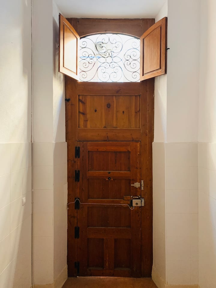 Amplio Y Acogedor Espacio En El Centro Tradicional - Alicante