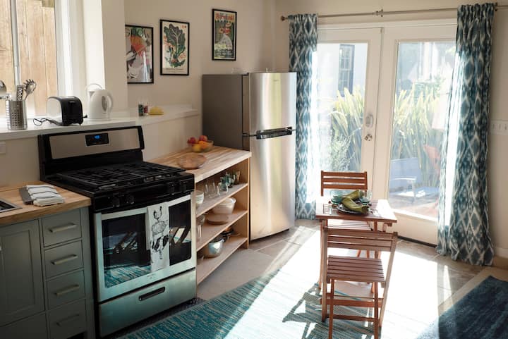 Beautiful One Bedroom Apartment In Berkeley Hills - El Cerrito, CA