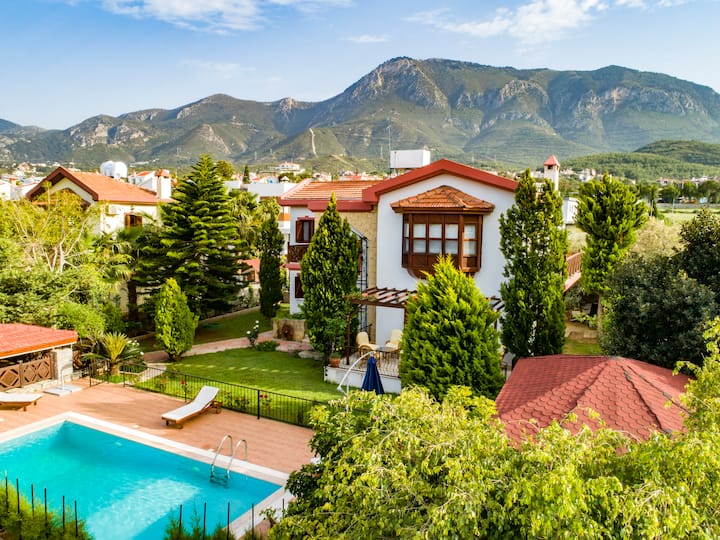 4 Bedroom Luxury Villa Bellapais, Kyrenia, Cyprus - Girne