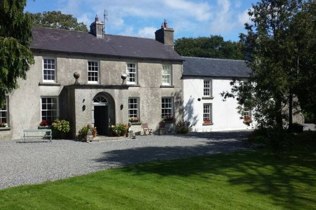 Luxury Georgian Country House Mount Briscoe - Farm stays for Rent in ...