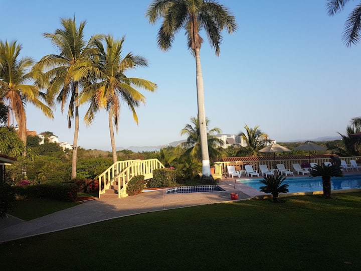 Para6 Personas
A 8 Minutos Del Mar Precio Especial - Zihuatanejo