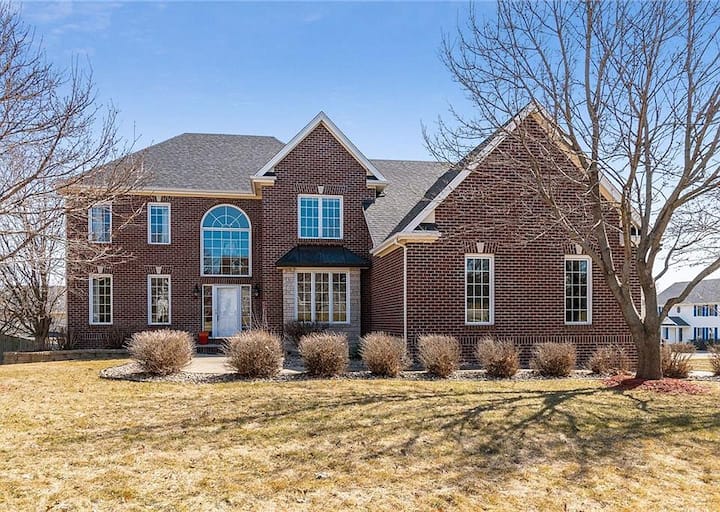 Minutes From Downtown, Airport, Gray's Lake - Des Moines, IA