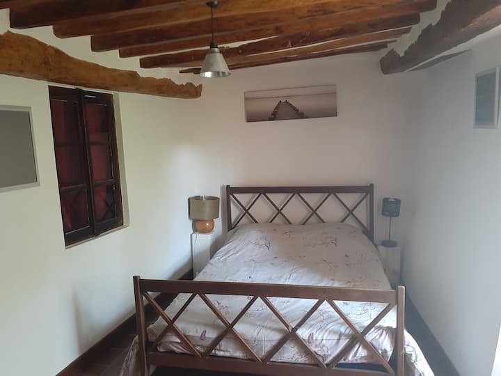 Chambre Lit Double Salle D'eau Privée - Sisteron