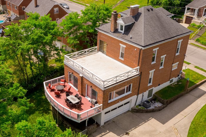 ☼Golden Goose Huge 5br 3 Miles To Cincy Sleeps 16 - Covington, KY