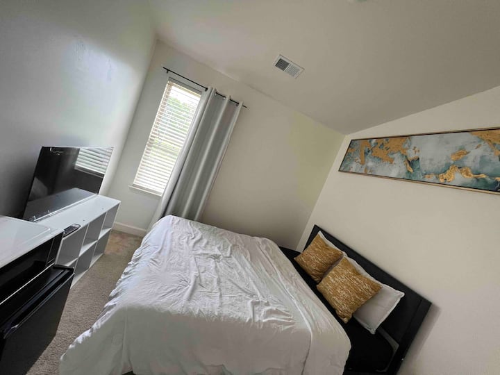 Cozy Bedroom W/ Smart Tv, Wi-fi, And Kitchenette2 - Murfreesboro, TN