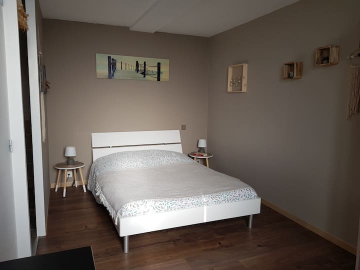 Une Chambre, Café Inclus. - Fleurance