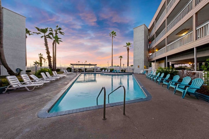 Beautiful Beach Front Condo 1 Bed/1 Bath - Corpus Christi, TX