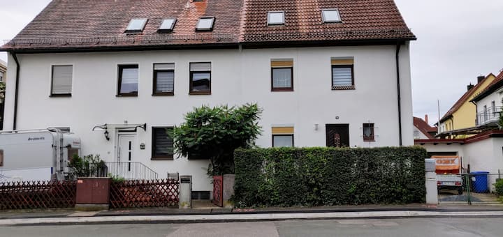 Voll Ausgestattete Ferienwohnung Mit Außenterasse - Altdorf bei Nürnberg