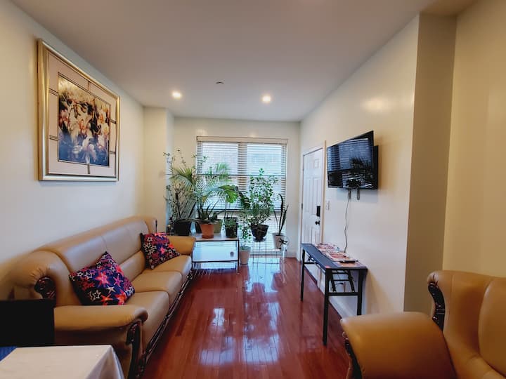 Beautiful 2 Bedroom Rental Unit With Patio - State of New York